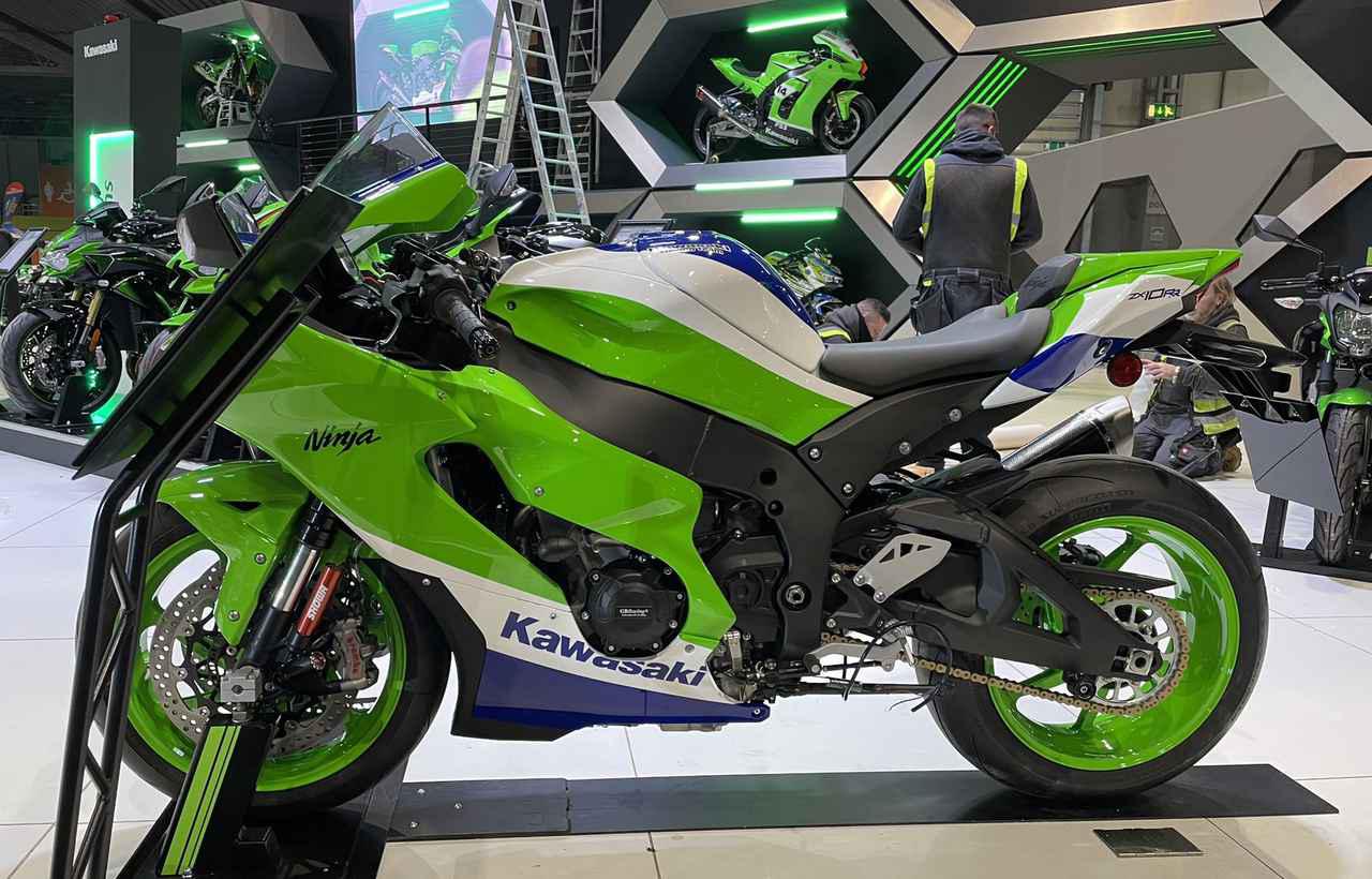KAWASAKI Ninja ZX-10RR 特殊配色英國亮相：經典ZXR塗裝市販有譜？