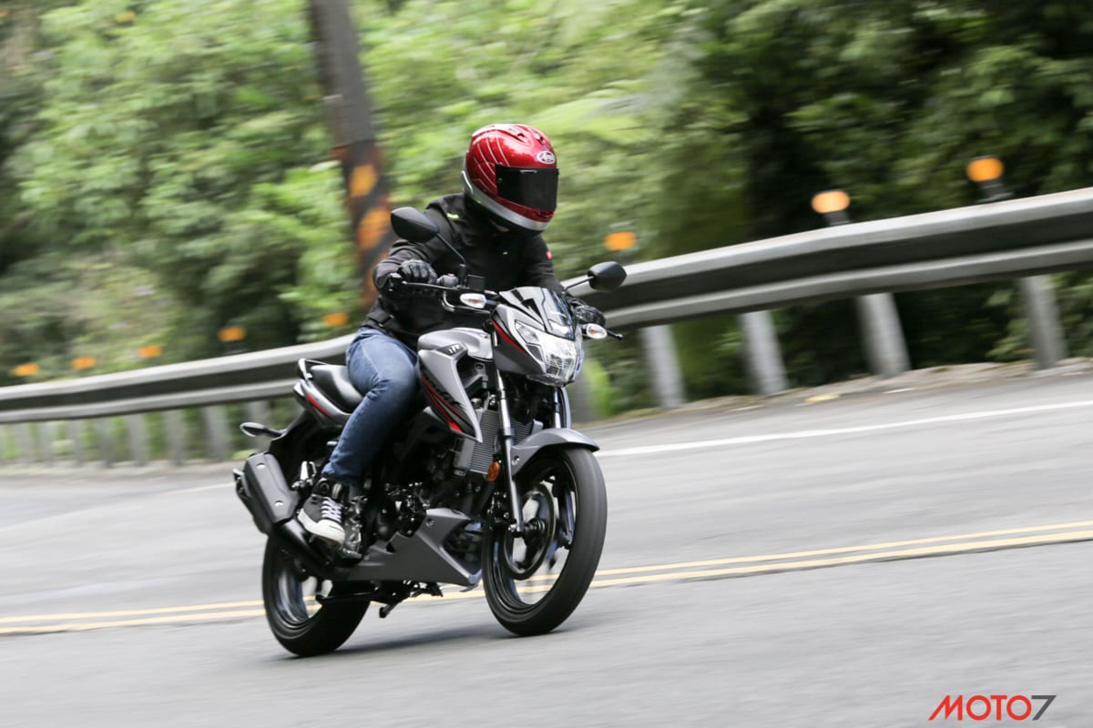 SUZUKI Bandit 150 小海盜試駕報告：輕檔雙載取向新選擇！ | 癮車報