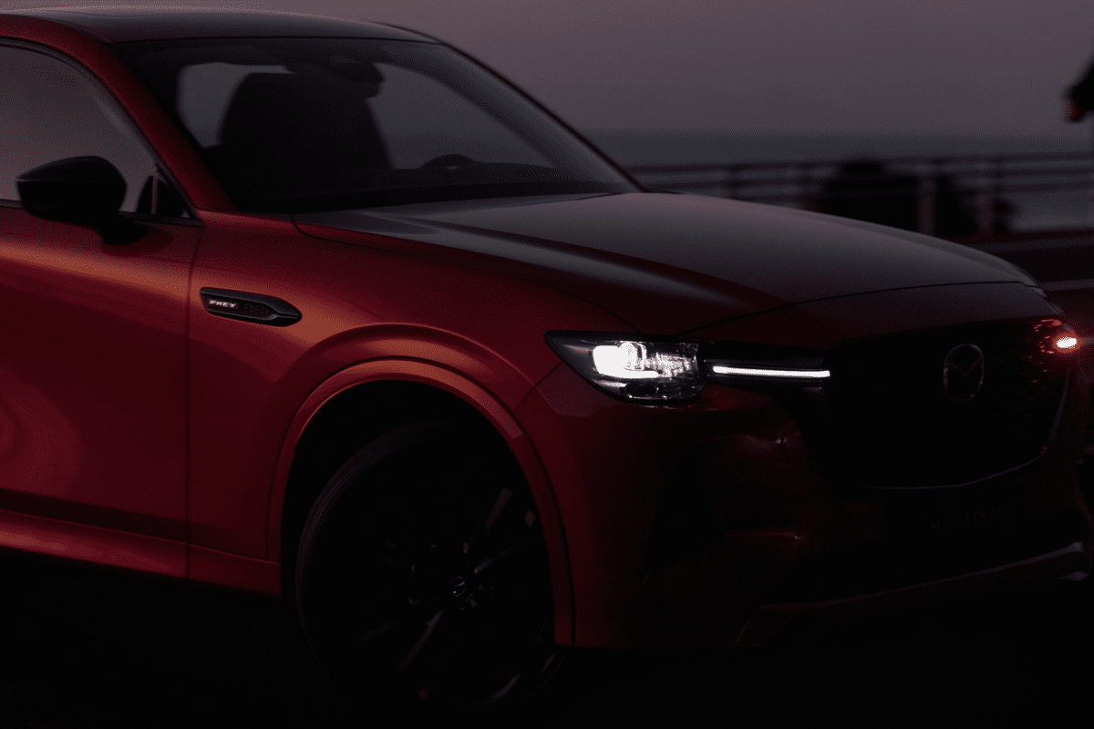 全新CX-60休旅車以MAZDA最強量產車之姿亮相，配備PHEV和直列六缸引擎、最大馬力323匹！