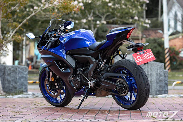2022 YAMAHA YZF-R7全台首試：400km深度測試，操控、動力是否可以？