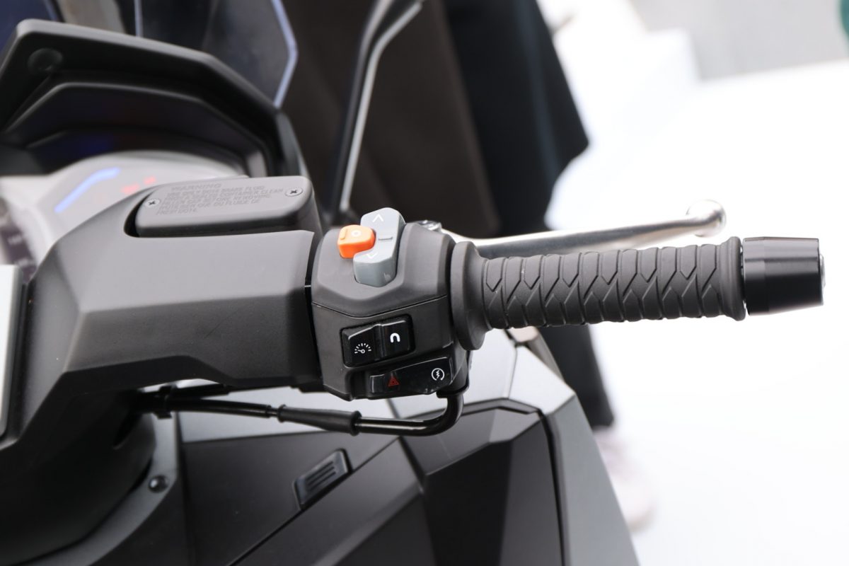 2022 KYMCO AK550改款發表：質感精進、定速/循跡/彎道ABS搭載！ | 癮車報