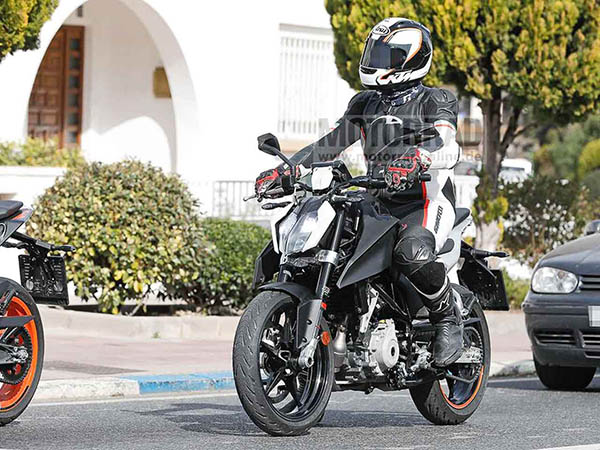 KTM 125 DUKE新款測試中？RC車系輪圈、新油箱造型上身！