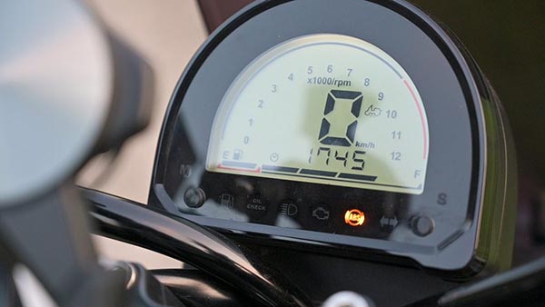 挑戰在地圖上畫出KRNBT！網友疑問實測回覆，市區、山道試駕心得｜亞亞出任務