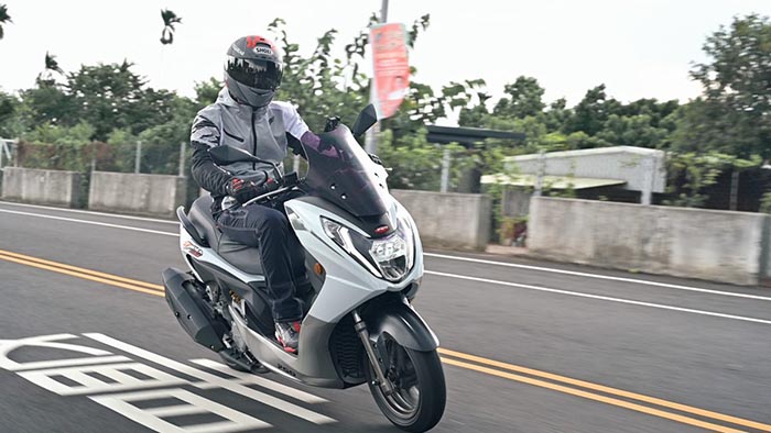 PGO TIGRA 250黃牌試駕： 動力升級能有更好的運動性？優、缺點分析