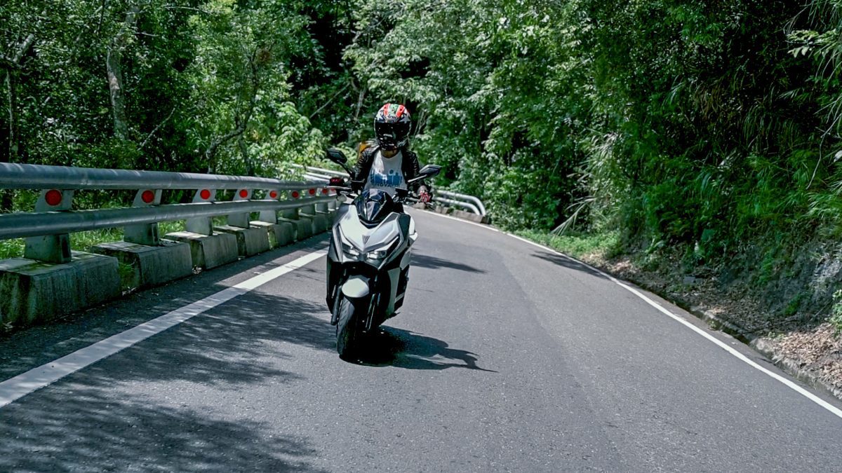 2022 KYMCO KRV MOTO 180發表，首購價116,800元：黃金鍊條、CVT重新調校，環島長途試駕！
