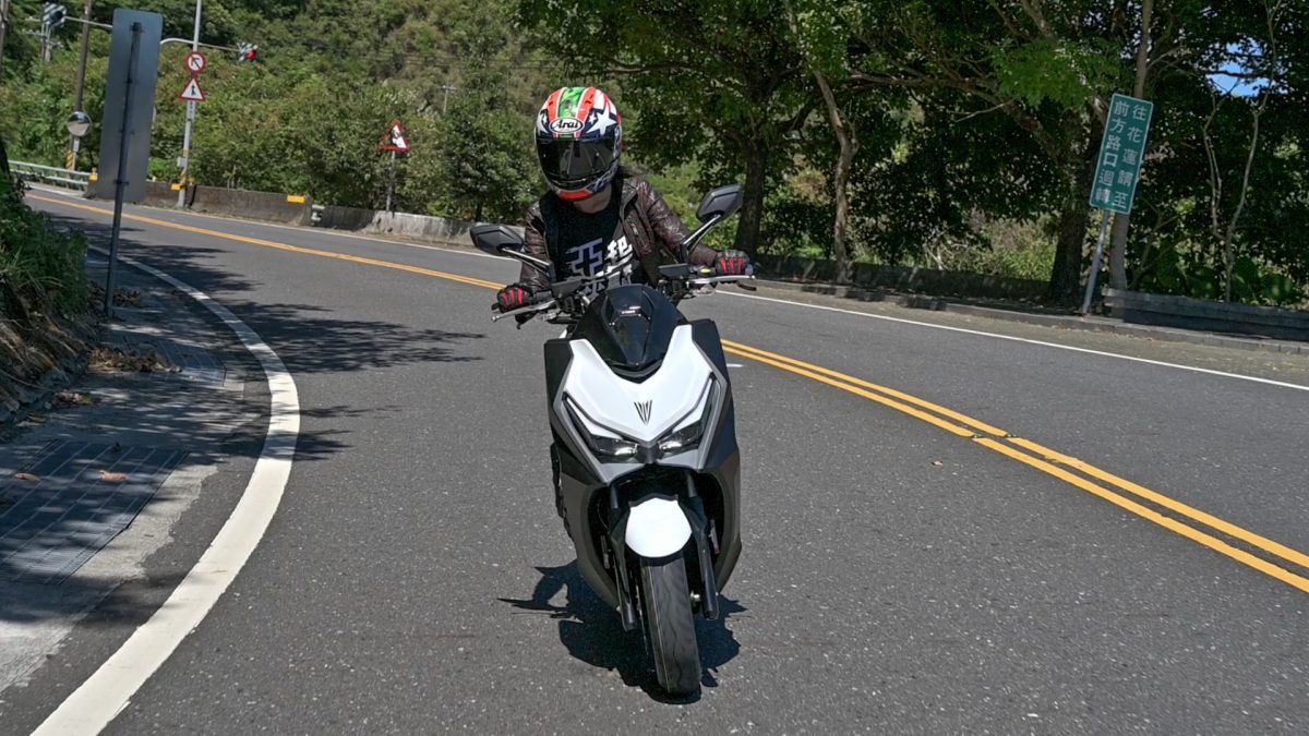 2022 KYMCO KRV MOTO 180發表，首購價116,800元：黃金鍊條、CVT重新調校，環島長途試駕！