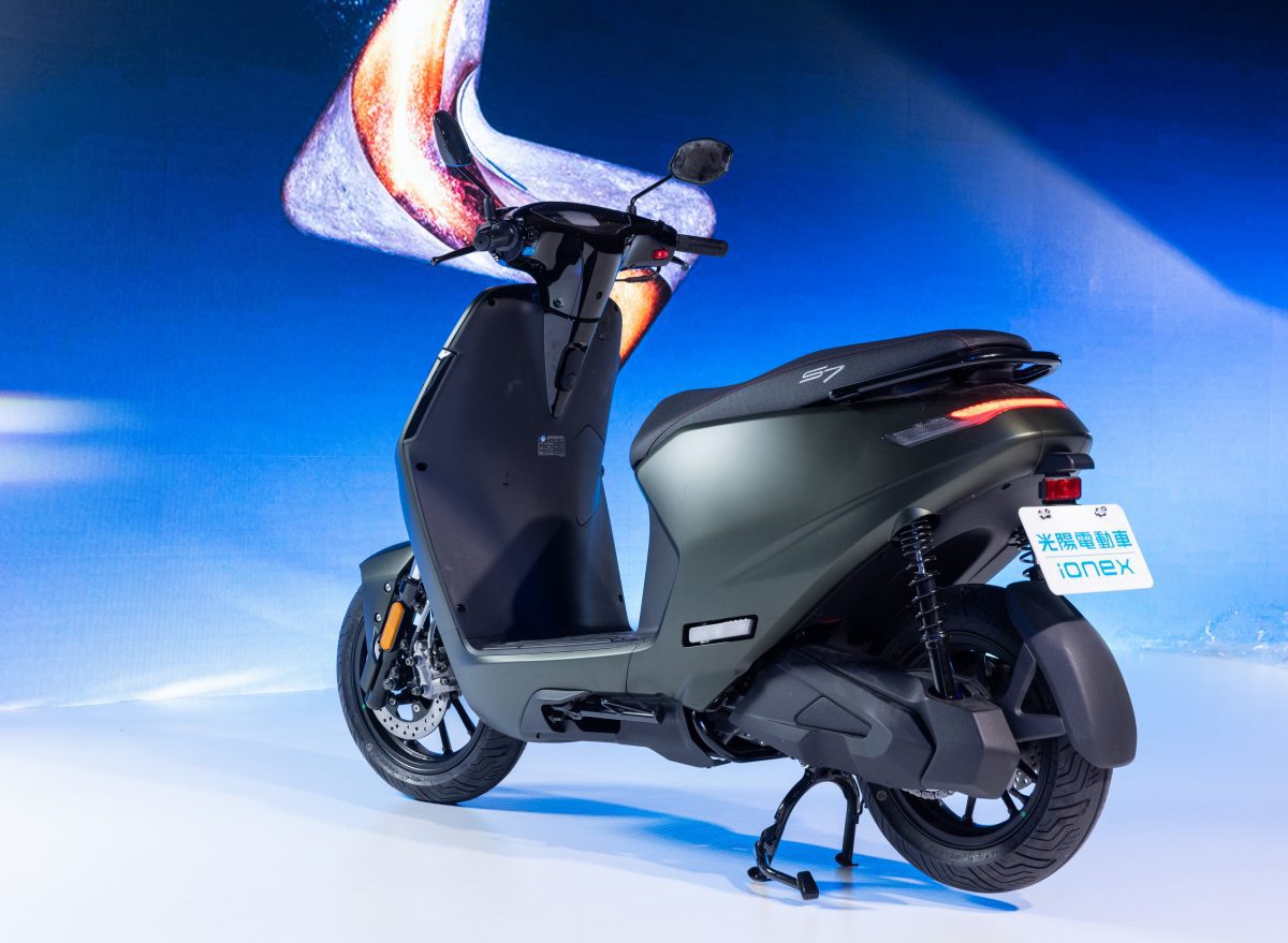 2023 KYMCO Ionex i-One Air/Fly、S Pro商用、Rex暴龍車系發表：售價49,800元起，S車系性能提升！