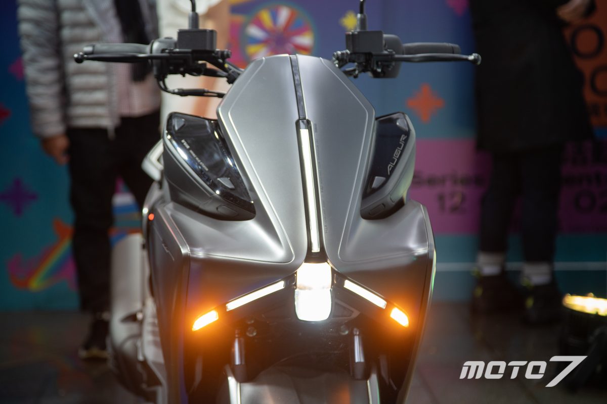 2023 YAMAHA AUGUR發表，售價118,000元：科技前衛外觀，TFT儀表、轉向輔助可變色溫頭燈搭載！