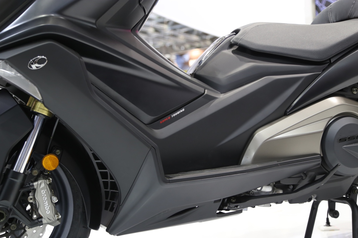 國產大羊新世代：2017 KYMCO AK550