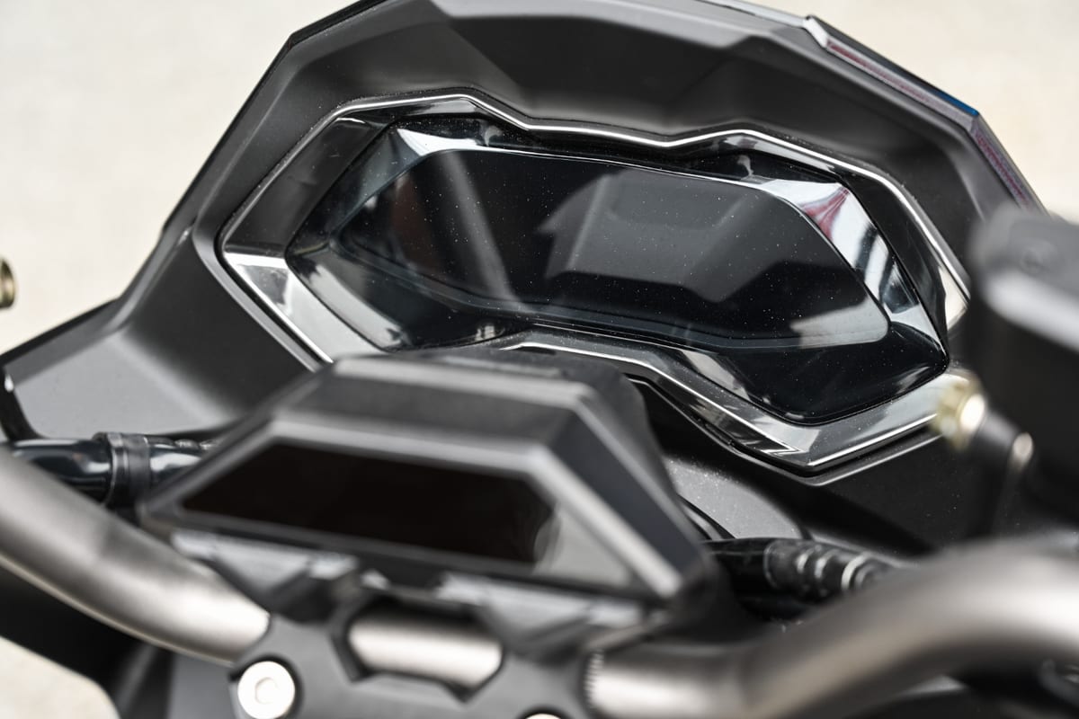 2021 KYMCO KRV 180發表：承襲AK550基因，TCS、Keyless好料給滿！