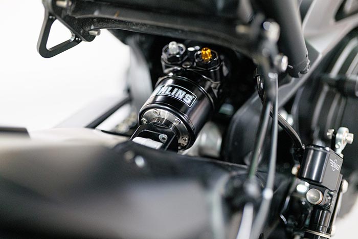 YAMAHA XSR900「Faster Tracker」：親民設計、直上美學｜改裝車庫 by Rough Crafts – 癮車報