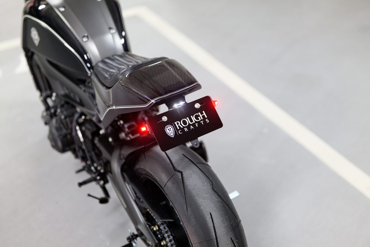 YAMAHA XSR900「Faster Tracker」：親民設計、直上美學｜改裝車庫 by Rough Crafts – 癮車報