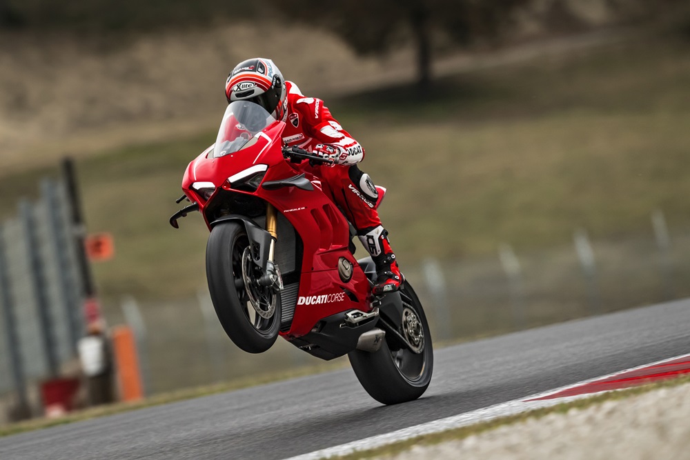 Desmosedici之魂！動力、輕量、大翅膀：2019 DUCATI Panigale V4R
