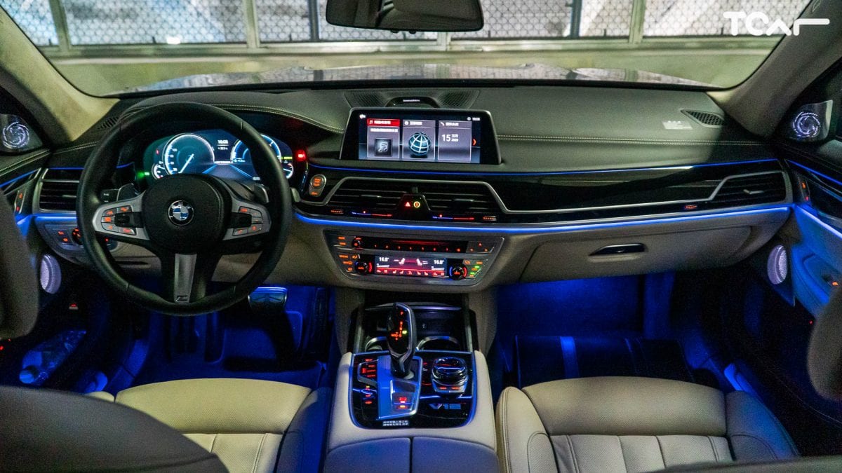 BMW M760Li xDrive 一個直六不夠，你可以裝兩個啊！｜新車試駕