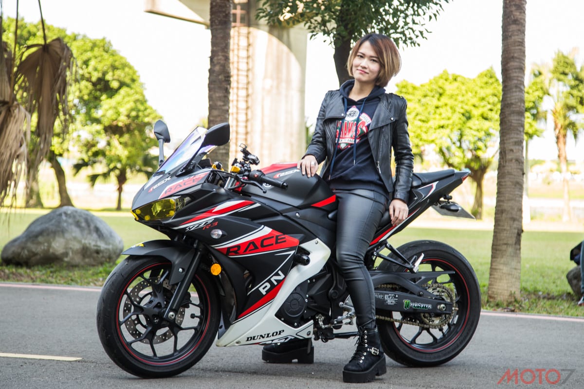 femalerider-R3-0204-20