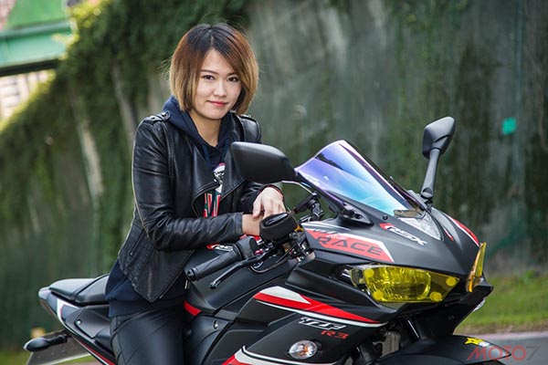 femalerider-R3-0204-24