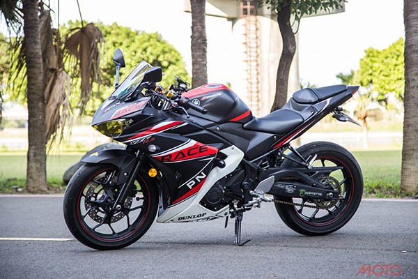 femalerider-R3-0204-5