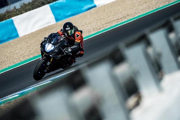 YAMAHA「YZF-R25M」4缸降臨？250c.c.級距烽火連天！