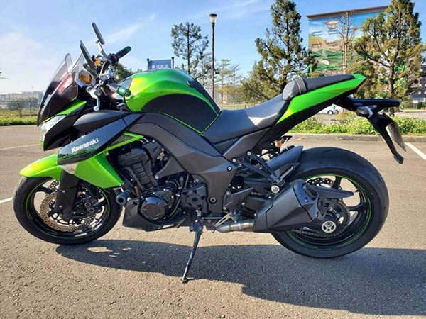 二手重機交易｜KAWASAKI Z1000 2010