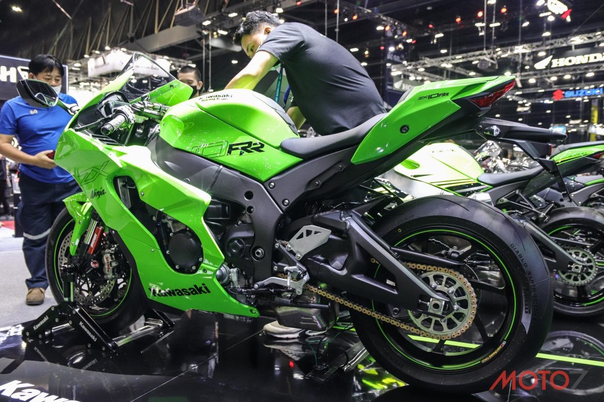 2021 KAWASAKI Ninja ZX-10RR實車鑑賞：空力加持的翠綠上忍 | 癮車報