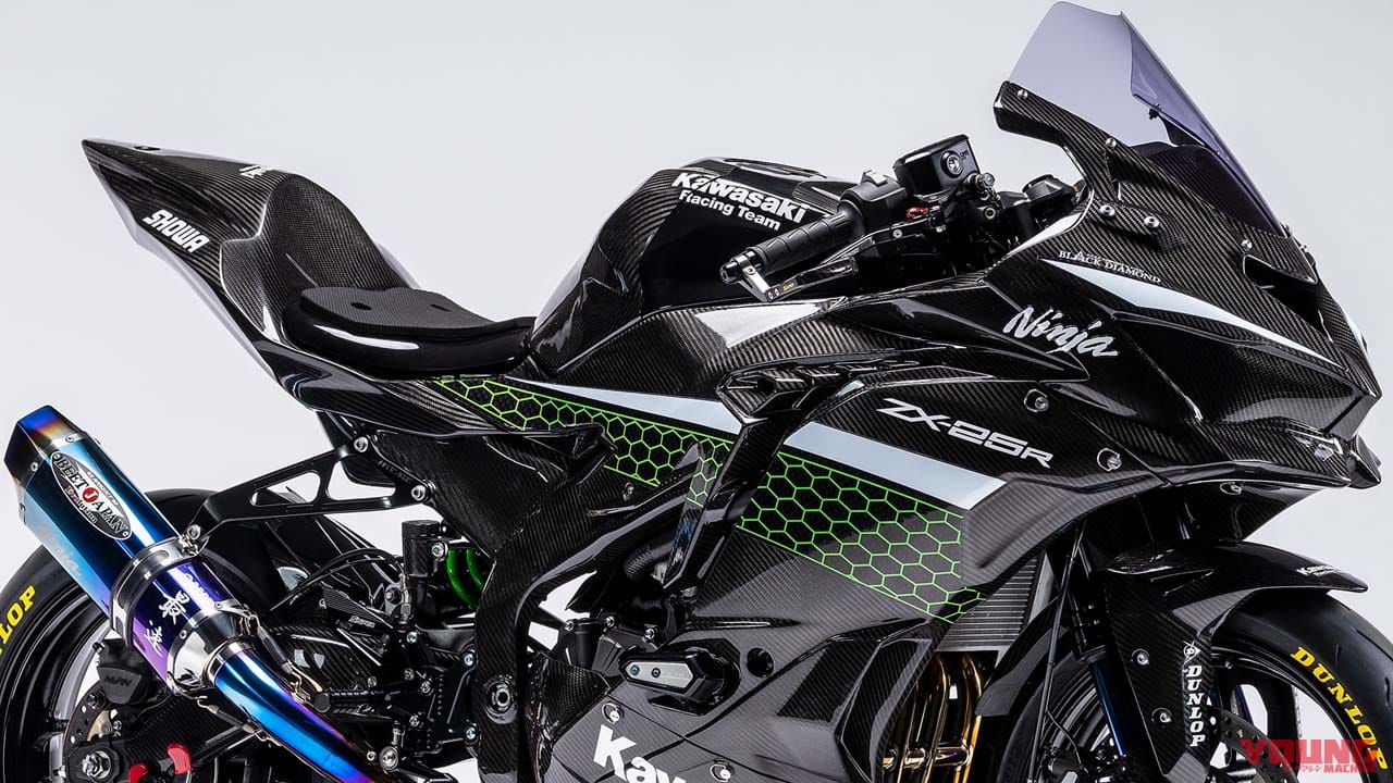 KAWASAKI「ZX-25R」賽道特化版，解析四缸碳纖黑武士！